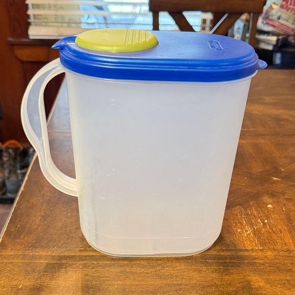 Sterilite | Kitchen | Blue And Green Gallon Plastic Pitcher In Good ...